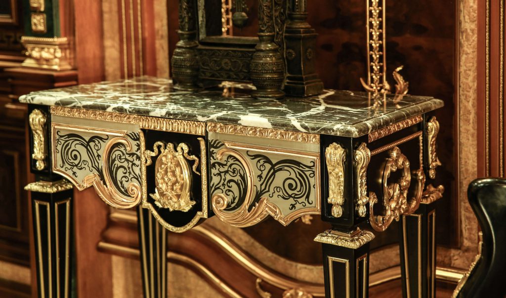 Christopher Table – Art Heritage